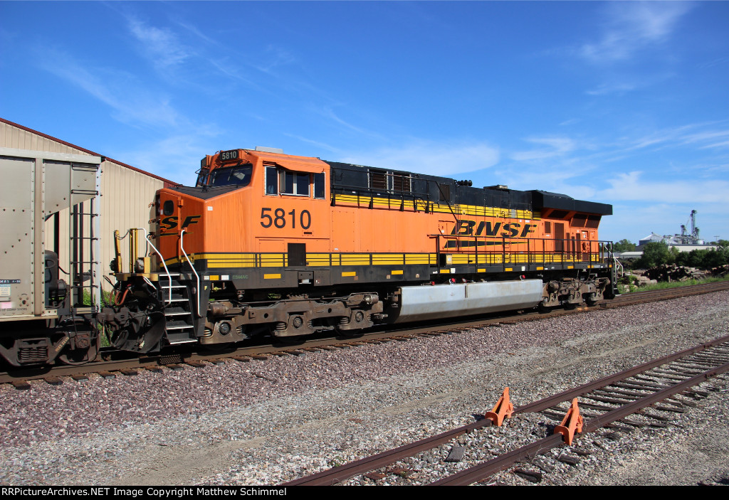 BNSF 5810 - DPU